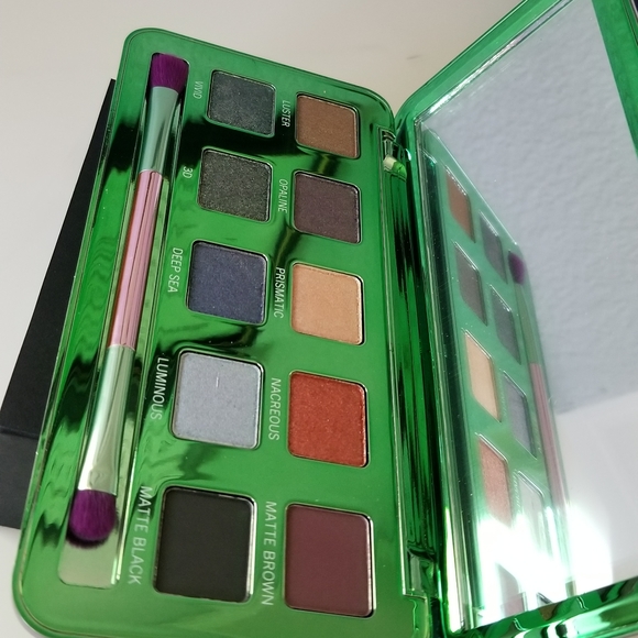Makeup | Holochrome Eyeshadow Palette | Poshmark